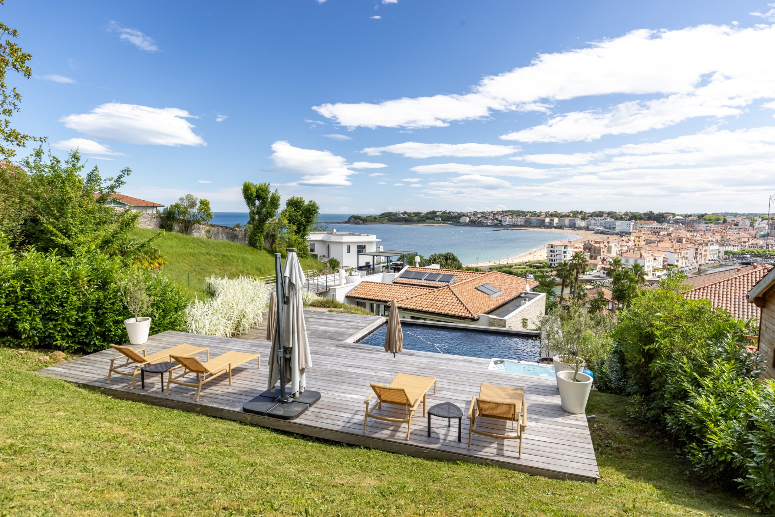 Rental of a luxurious architect's villa in the Basque Country in ...