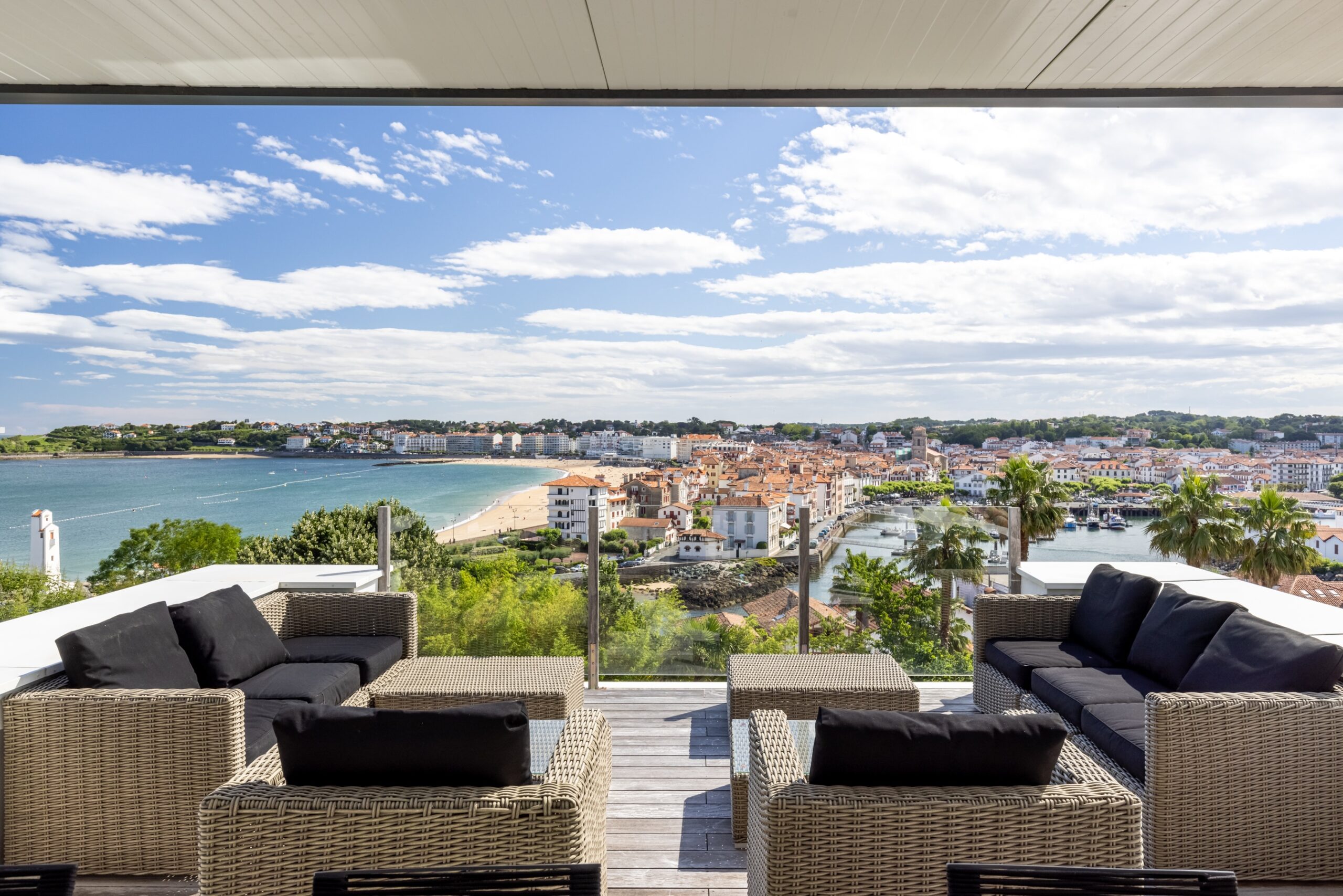 Rental of a luxurious architect's villa in the Basque Country in ...